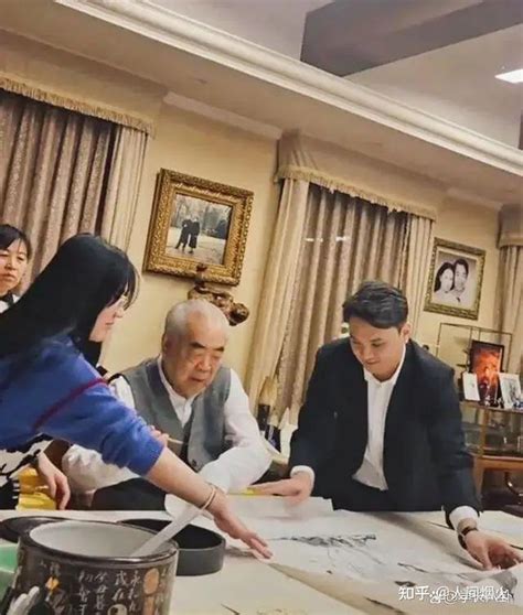 86岁范增书画家官宣四婚，小50岁新婚妻子徐萌 知乎