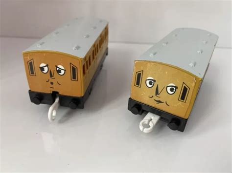 Tomy Trackmaster Thomas And Friends Annie And Clarabel Coach Set Eur 5