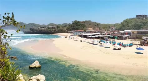 Pantai Drini Jogja Destinasi Asyik Untuk Aktivitas Seru Senang Rekreasi