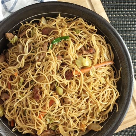 Moms Bbq Pork Chow Mein A Day In The Kitchen