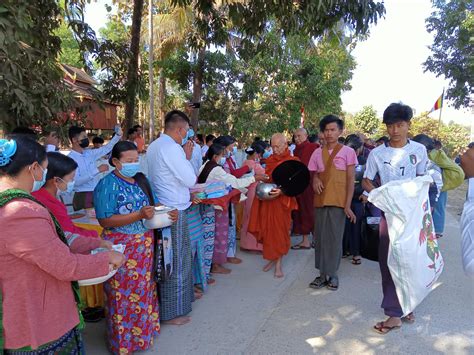 အမ်းမြို့နယ်၌ ဆွမ်းဆန်စိမ်းလောင်းလှူပွဲ ကျင်းပ Information And Public