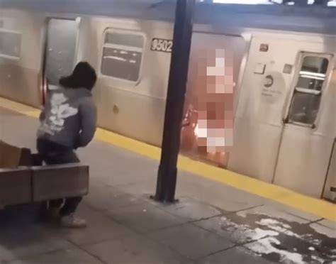 Queman viva a mujer que dormía en vagón del metro de Nueva York