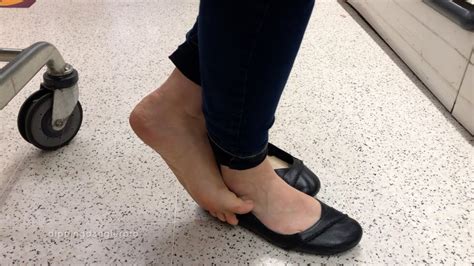 Dippingdanglerpro Dipping Shoeplay In Red Flats Shopping For Curtains