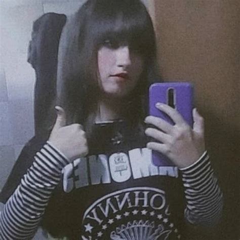 Valeria Valentina Valeriasalerno666 On Threads
