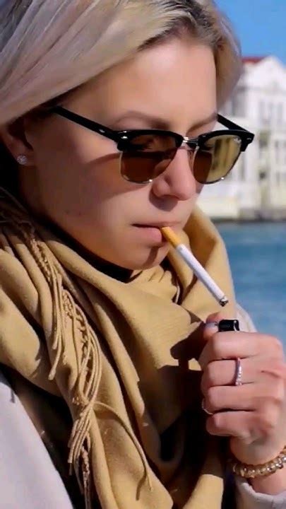 داستان یک خانم سیگاری واقعی Youtube