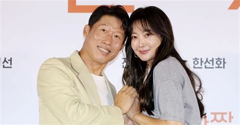 김희선 로코 상대역 유해진 소감 팬으로서 그의 첫 로코 궁금해 조선비즈