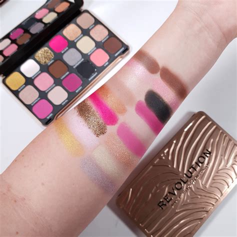 Revolution Forever Flawless Shadow Palette Bare Pink PinkPanda Cz