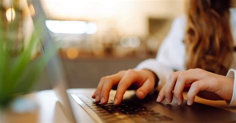 15 Remote Entry Level Jobs That Actually Pay Really Well