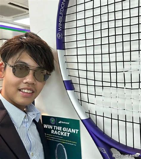 兩大豪門公子曝光：梁洛施長子更像李嘉誠 ＊ 阿波羅新聞網