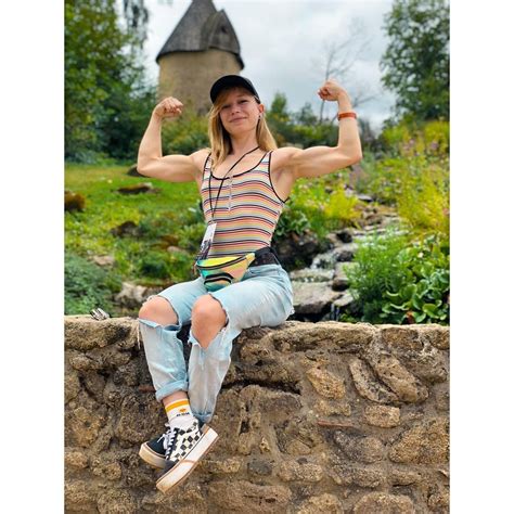 Aline Dessine Is F Ing Beautiful R Armpitconnoisseurs