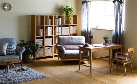 집 안의 작은 사무실 홈 오피스 인테리어