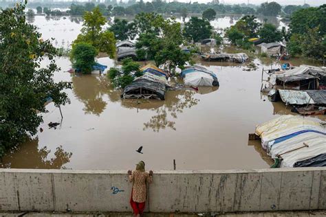 Delhis Yamuna River Crosses Record Breaking 208 Metre Mark July 13 2023