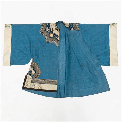 A Han Chinese Womans Heather Blue Informal Three Quater Length Coat