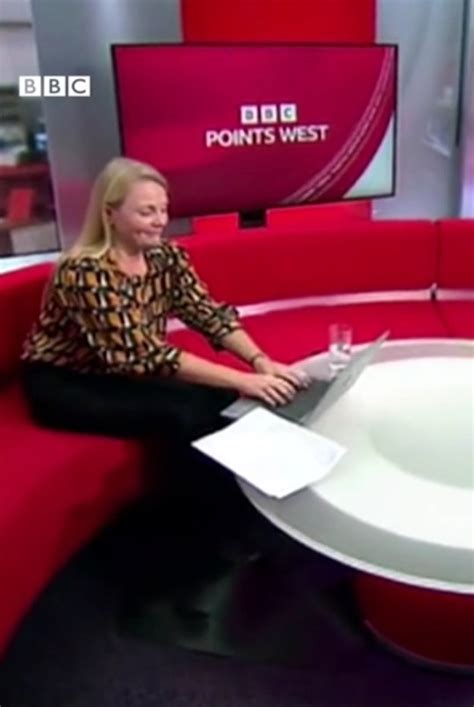 Bbc Newsreader Fake Typing During Live Broadcast Has Viewers In Bits