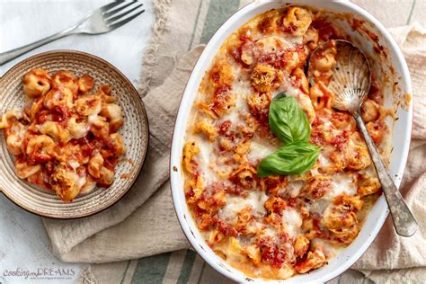 Cheesy Baked Tortellini With Mozzarella And Tomato Sauce Cooking My