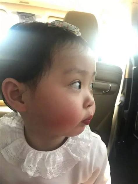 「中國好舌頭」華少，小女兒撞臉黃多多，蘋果臉雙眼皮萌化了！ 每日頭條