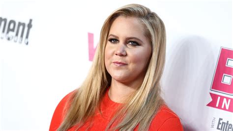 Amy Schumer Defends Relationship With Controversial Comedian Kurt Metzger