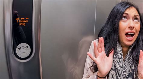Atrapado En Un Ascensor ¿qué Debemos Hacer Inelsa Zener