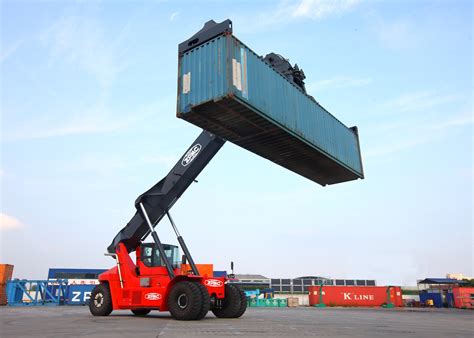 Port Machine Diesel Container Handler 45 Ton Container Reach Stacker