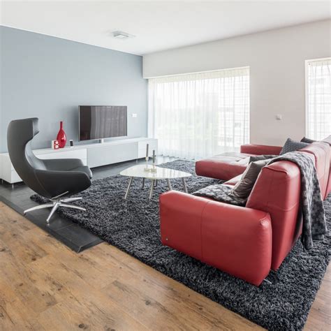 Rote Couch Im Wohnzimmer Welche Wandfarbe Und Co Passen Dazu