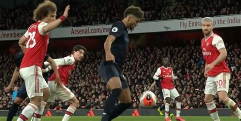 Video Watch Extended Highlights Of Arsenal Beating Everton 3 2