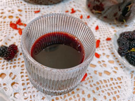 桑葚酒比例多少（桑葚干泡酒的正确做法） 家酷网