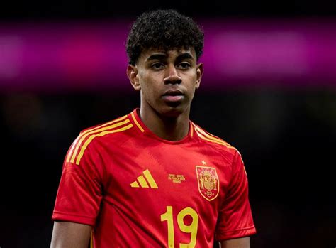 درخواست باشگاه سانتوس از لامین یامال بارسانیوز