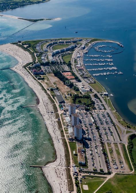 Luftbild Fehmarn Strandkorb Reihen Am Sand Strand Mit Ferienanlage