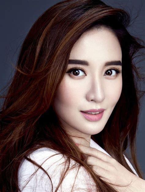 Alina Zhang
