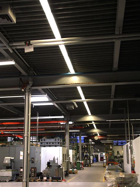 Beleuchtungsanlage für Produktionshallen mit einer Fläche von m