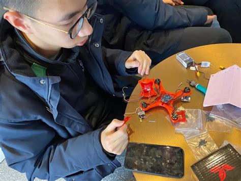 Fablab O 数制工坊基于麻省理工mit的 课程；艺术与科技的完美结合，塑造未来全新人才；双语steam教育引领品牌。adcote