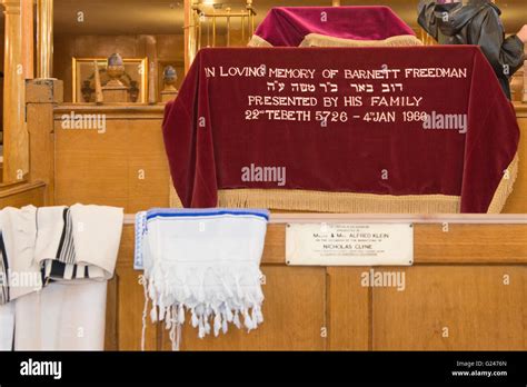 Torah bible Fotos und Bildmaterial in hoher Auflösung Alamy