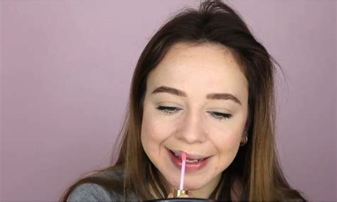 Soft Natural Makeup Look For Acne Upstyle
