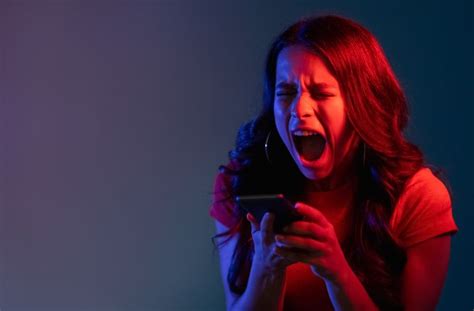 Como Lidar Com O Assédio Online Nas Redes Sociais Teoria Digital