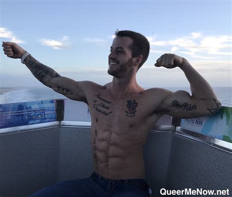 Quentin Gainz Goes Shirtless At Santa Monica Pier Gets Fucked