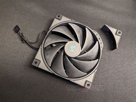 Deepcool Aio Clcs At Ces And Unique Ft14 Case Fan Techpowerup