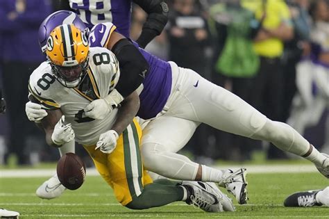 Packers Fall Again Vs A Top Nfc Team As Vikings Stay Alive For Nfc