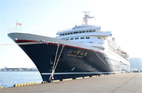 宮崎・日向の細島港にクルーズ船「にっぽん丸」 出港時にはもてなしも 日向経済新聞