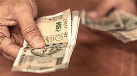 Rupee Trades In Narrow Range Against Us Dollar Modern Business Times