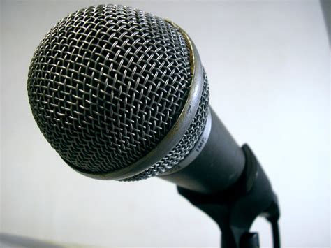 7 Factors To Consider When Writing A Speech B2B Technology