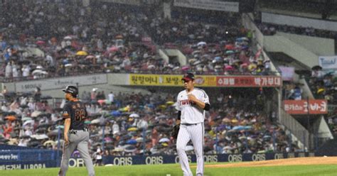 Ss포토 3 2 Lg 리드 속에 7회초 중단된 Lg 한화전