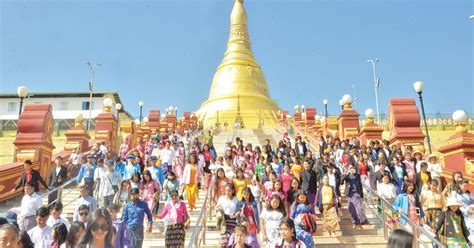 ၇၅ နှစ်မြောက် စိန်ရတုလွတ်လပ်ရေးနေ့အခမ်းအနားတွင် ပါဝင်ဆင်နွှဲခဲ့ကြသည့် တိုင်းရင်းသားရိုးရာယဉ်က