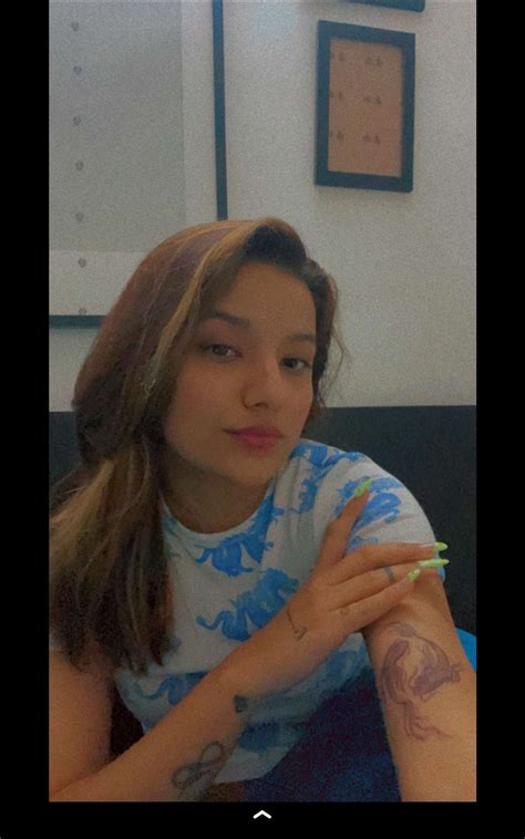 Tattoo😍 Portrait Photography Poses Pretty Girls Selfies Fashion Poses