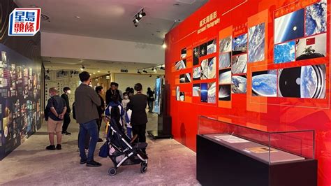 「中國載人航天工程展」對外開放次日 家長帶孩子入場：展示實物讓孩子更易理解