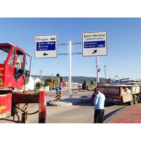 T Type Information Sign Pole Overhead Highways Direction Sign Carrier