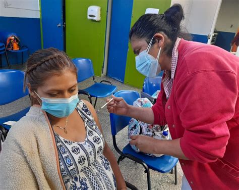 Mujeres Embarazadas Reciben Vacuna Contra El Covid 19 Noticias Igss