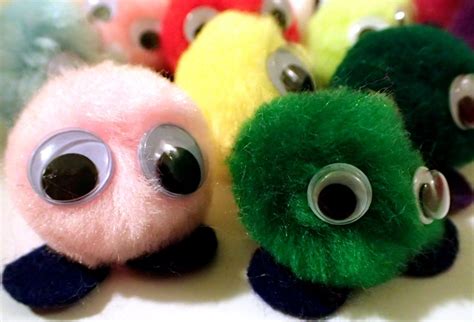 15 Warm Fuzzies Warm Fuzzy Pom Pom Critters Set Of 30 W Adhesive