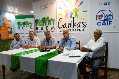 Firma De Convenios E Inauguraciones De MTOP Y Clubes Sociales Presidencia