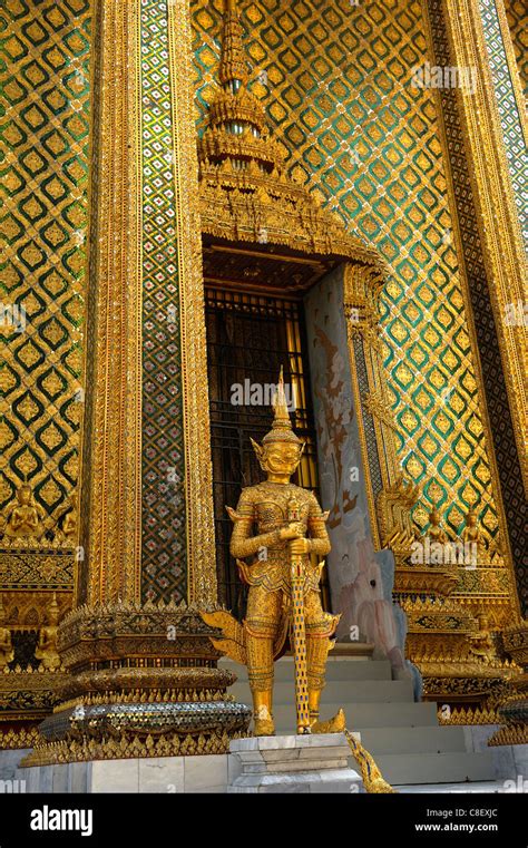Temple Emerald Buddha Buddha Religion Golden Wat Phra Kaeo Grand