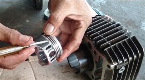 Jangan Sampai Terbalik Begini Cara Pasang Ring Piston Di Motor